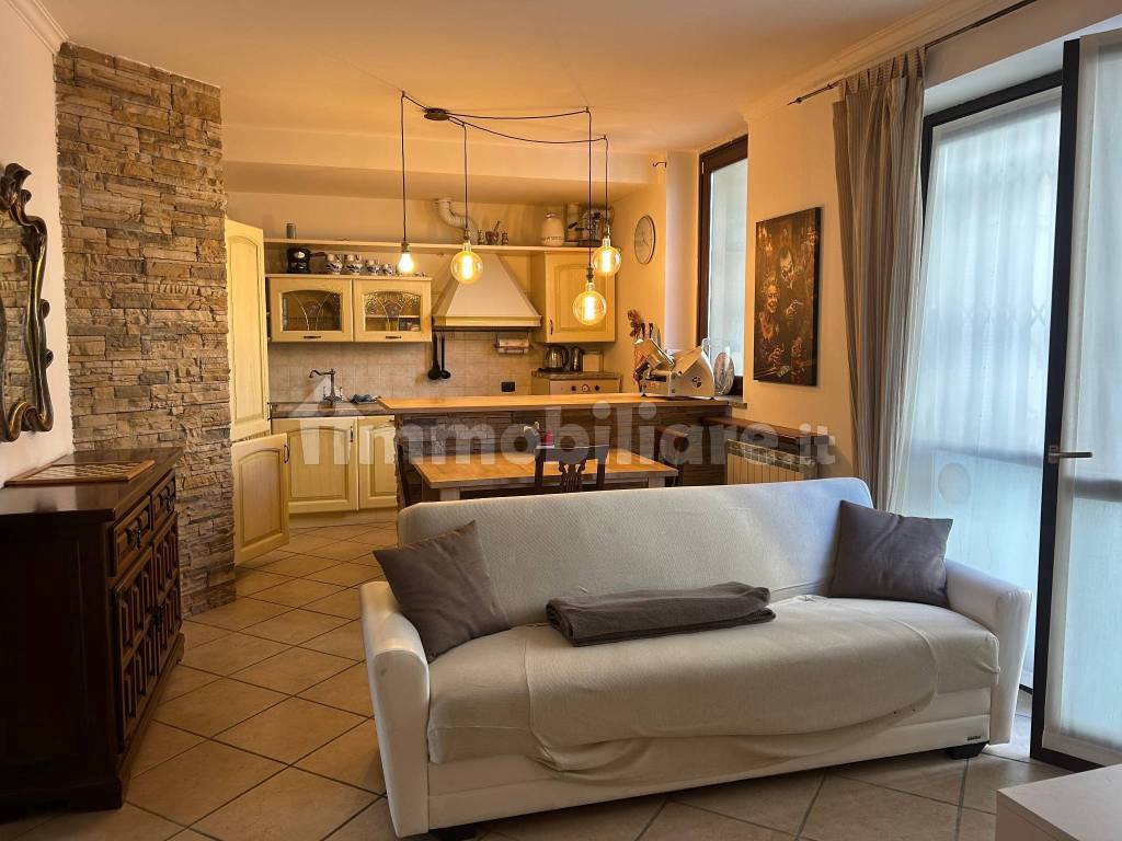 Affitto Appartamento Varese. Trilocale in via Carlo Carcano. Ottimo ...
