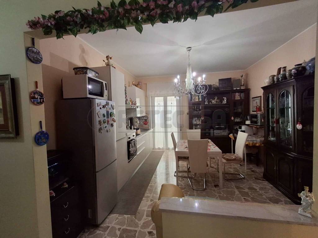 Vendita Appartamento in via AUGUSTA. Siracusa. Buono stato, primo piano, posto auto, con balcone ...