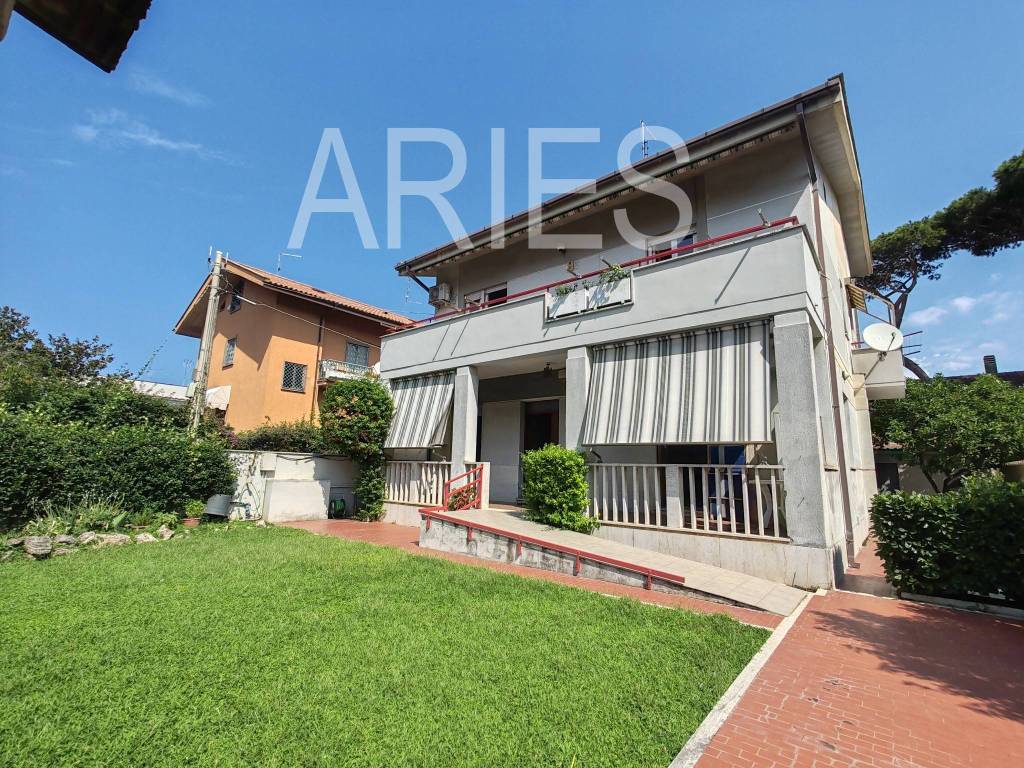 Vendita Villa unifamiliare in viale dei Promontori 167 Roma. Ottimo ...