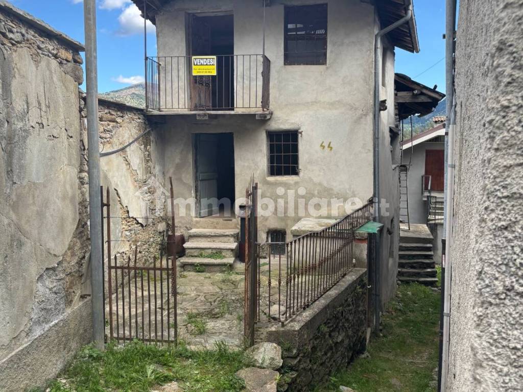 Vendita Rustico in frazione Col San Giovanni 44 Viù. Da ristrutturare ...