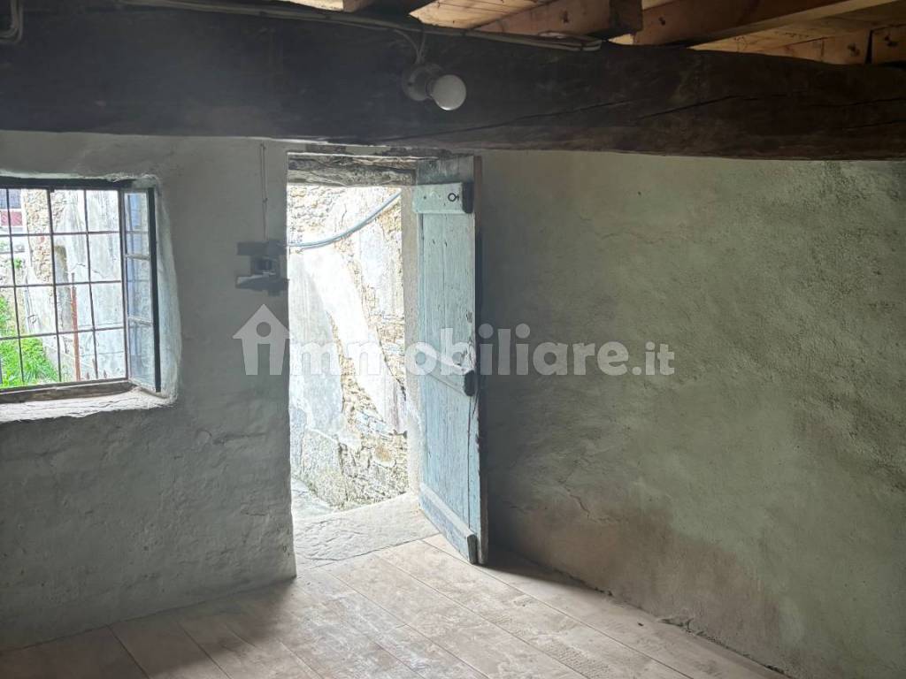 Vendita Rustico in frazione Col San Giovanni 44 Viù. Da ristrutturare ...