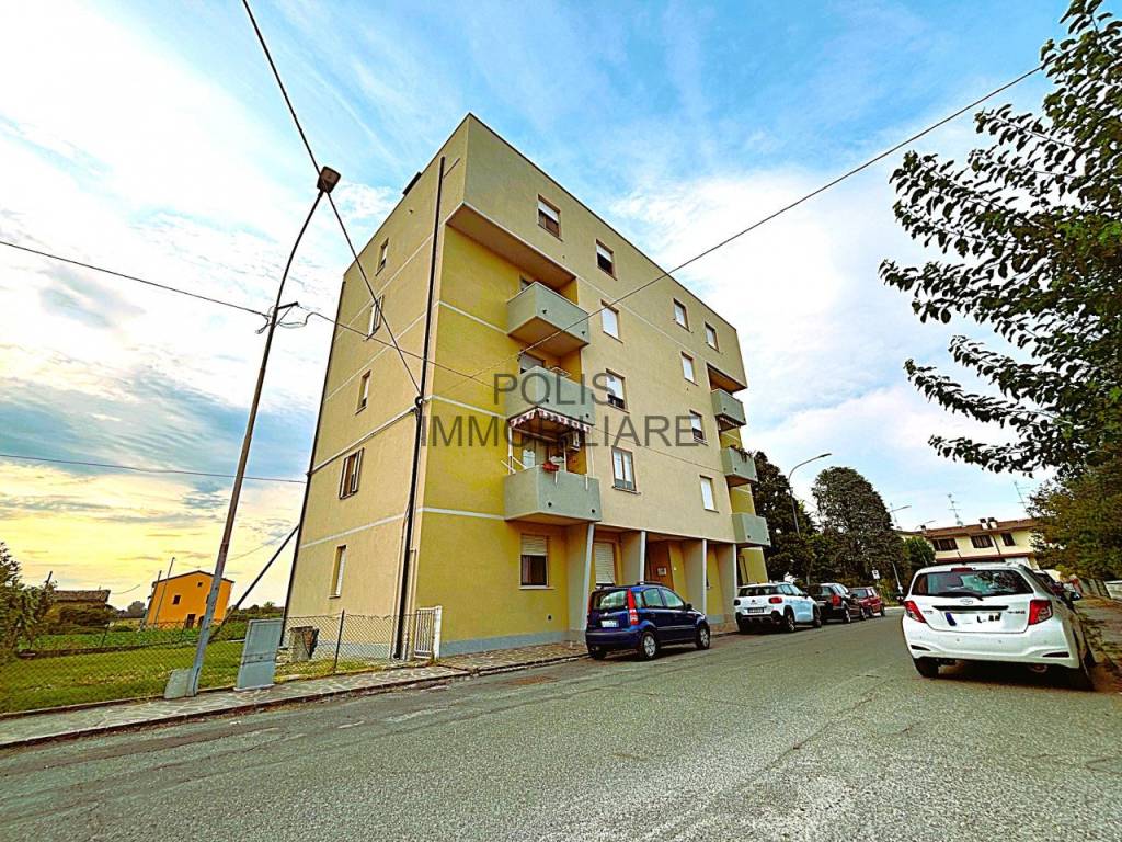 Vendita Appartamento Novi di Modena. Trilocale in via Alessandro Volta ...