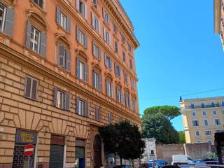 Case in vendita in Via Alessandria, Roma - Immobiliare.it