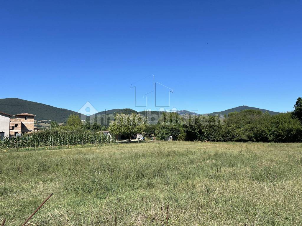 Terrain constructible Strada Tiberina Nord, Pérouse, ref. 122909982 ...