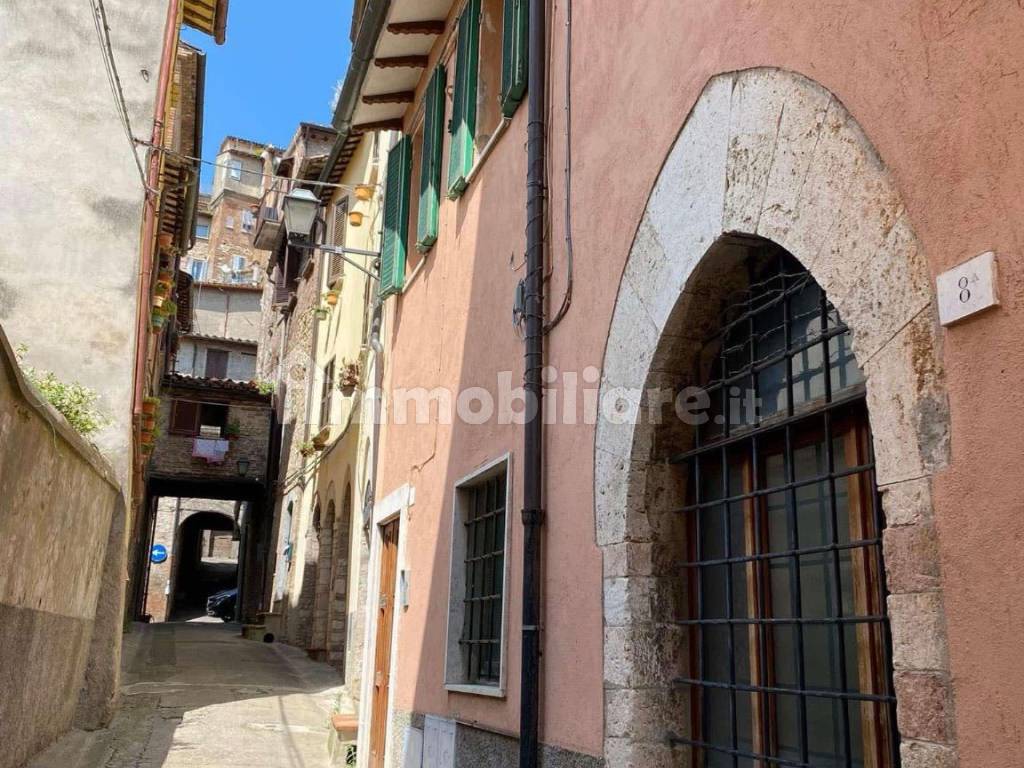 Stanza doppia in affitto, affittasi camera doppia via del Curato Centro, Elce Perugia