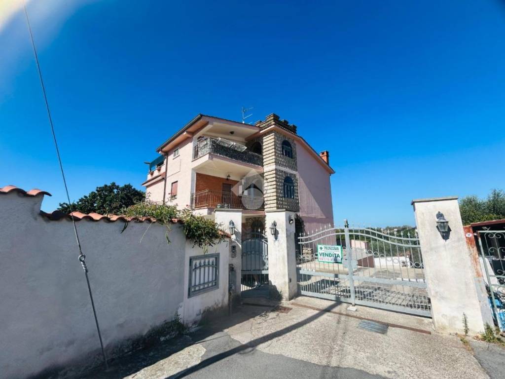 Vendita Appartamento Aprilia. Trilocale in via Taro 29. Nuovo, primo ...