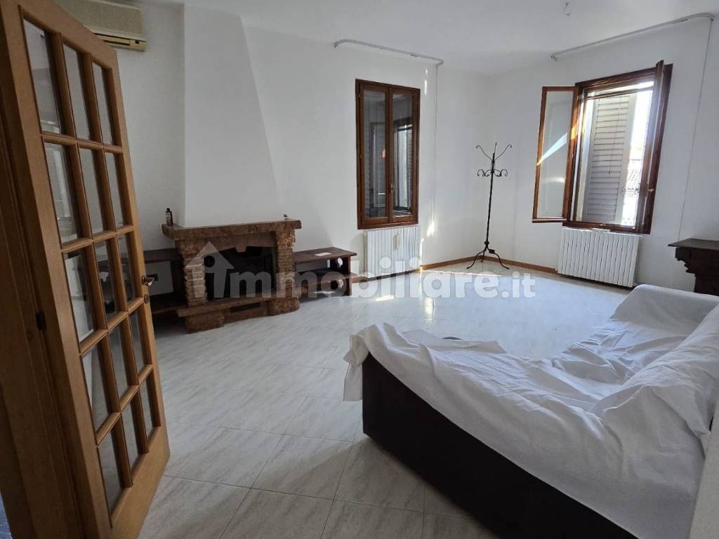 Vendita Appartamento San Felice sul Panaro. Trilocale in via Giuseppe ...