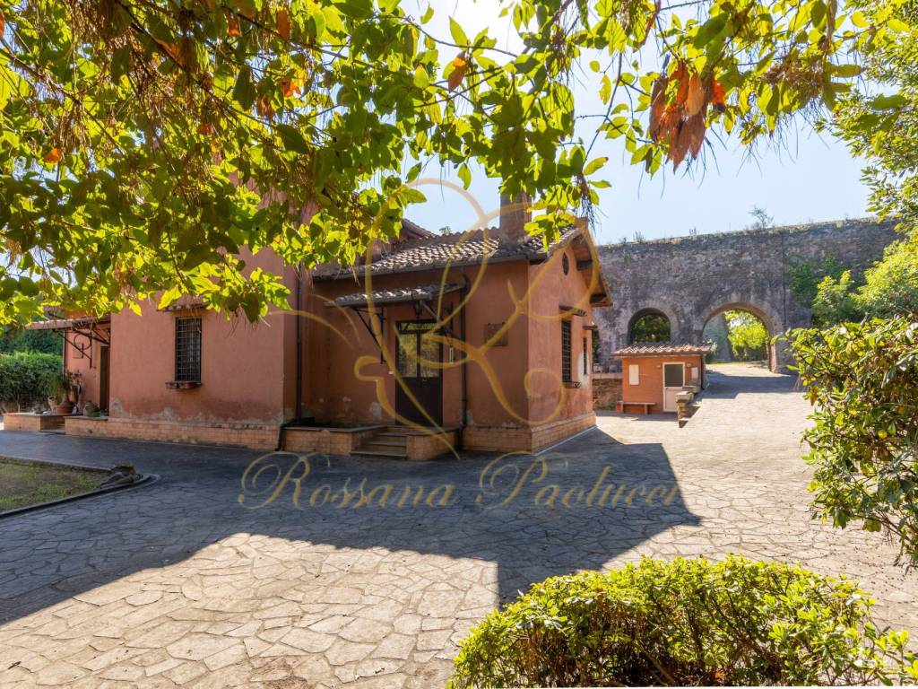 Vendita Villa unifamiliare in via del Quadraro 295 Roma. Da ...