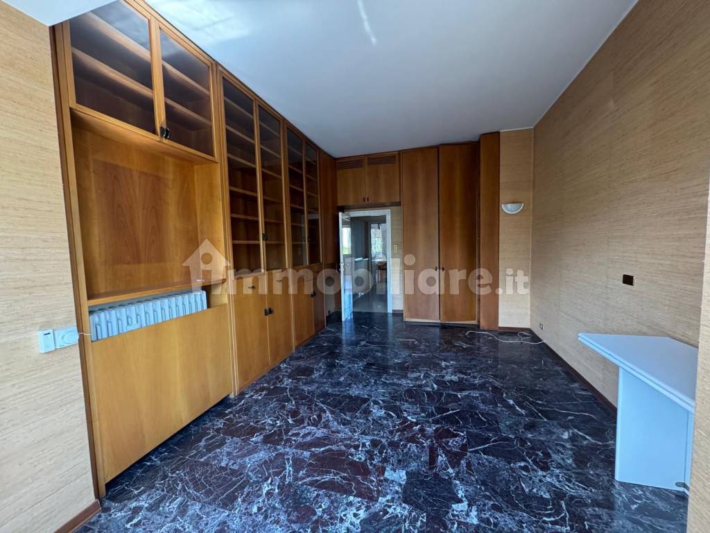 Vendita Appartamento in via Alessandro Guidotti. Bologna. Buono stato ...