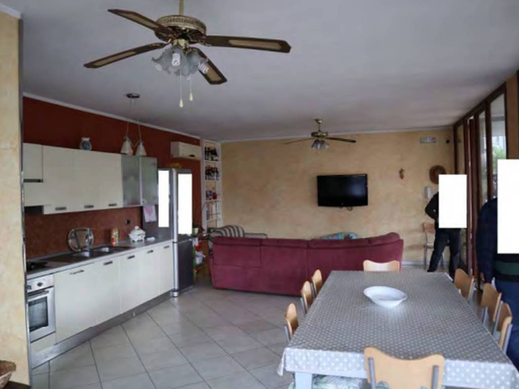 Asta per appartamento, via Giacomo Leopardi Carinaro, rif. 122989830 ...