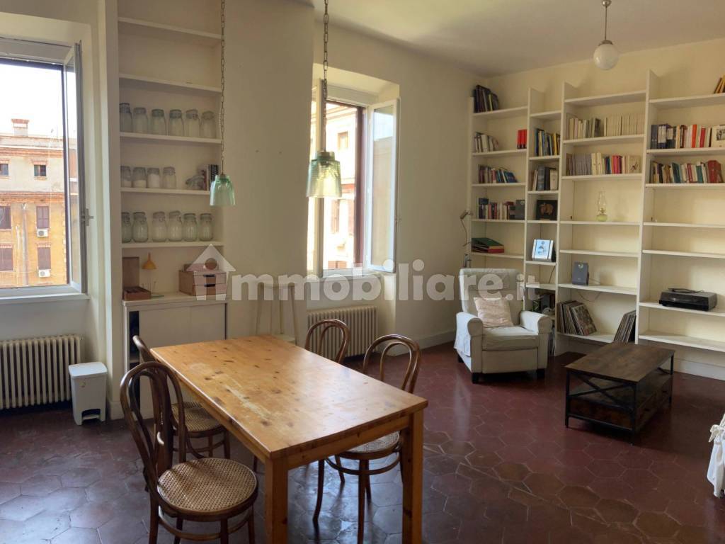 Affitto Appartamento Roma. Bilocale in Lungotevere Testaccio 11. Buono ...