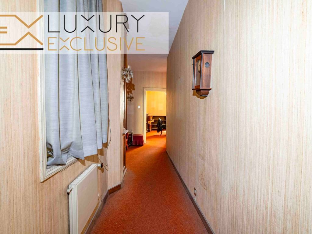 Sale Apartment Rome. 4-room flat in via dei Gracchi. To be refurbished ...