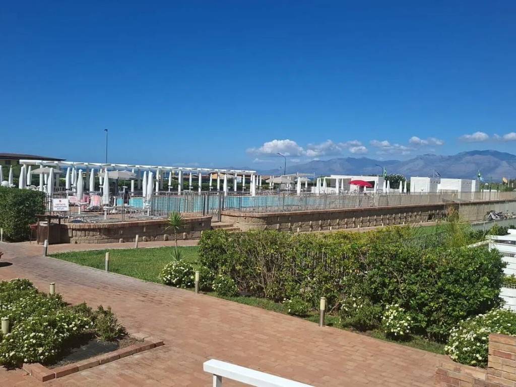 Vendita Appartamento Cellole. Trilocale in via San Limato, 70. Primo piano, posto auto, con ...