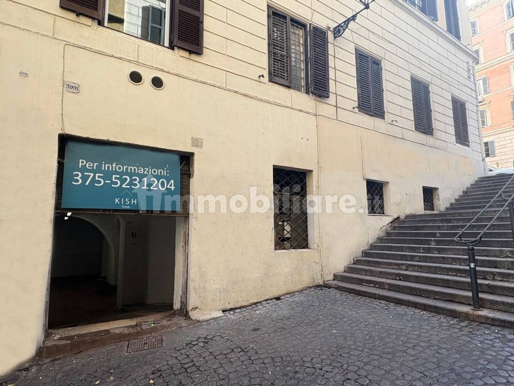 Locale commerciale via Camillo Benso di Cavour, Roma, Rif. 123065407 ...