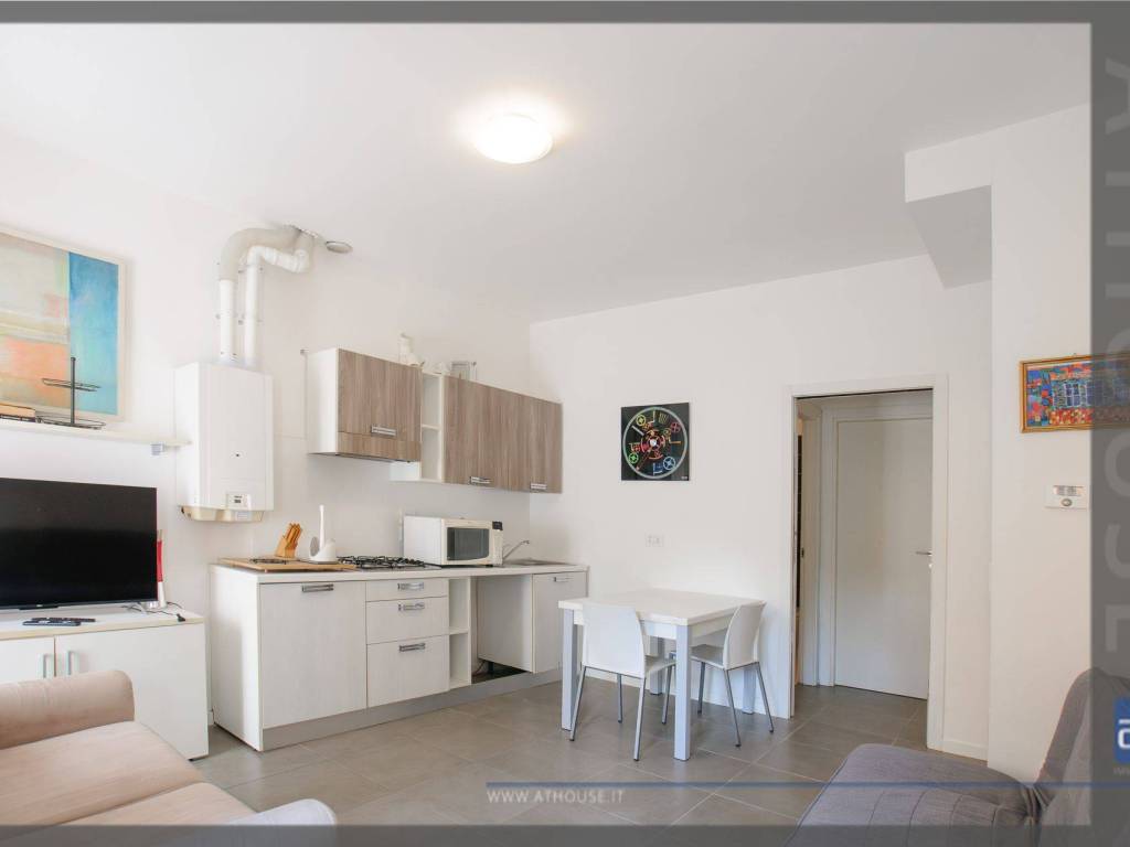 Rent Apartment Trieste. 3-room flat in Scala Santa 42. Excellent ...