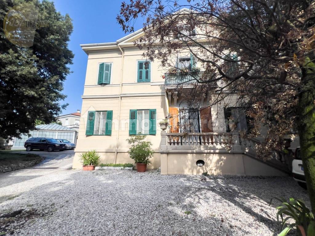 Sale Apartment in villa in via della Pietà Trieste. Excellent condition ...