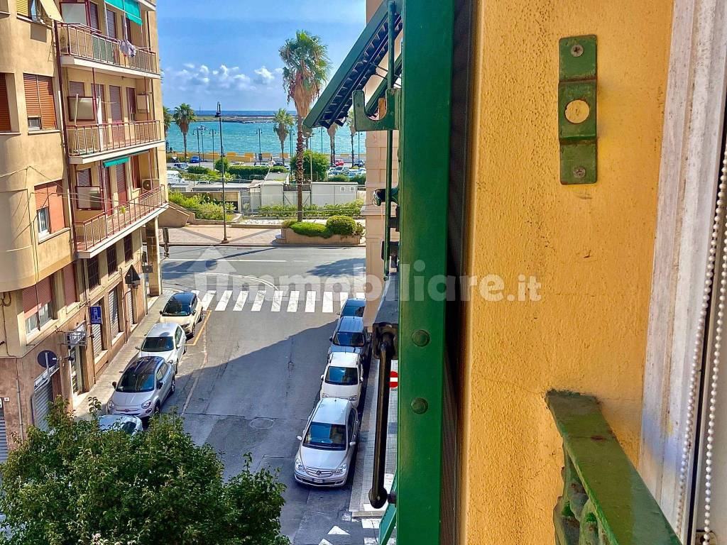 Vendita Appartamento Genova. Quadrilocale in piazza Mario Rapisardi 15 ...
