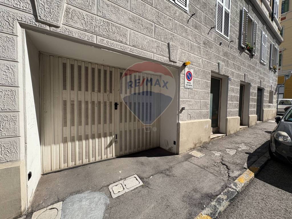 Garage - Box via Vecellio 14, Trieste, Rif. 123100975 - Immobiliare.it