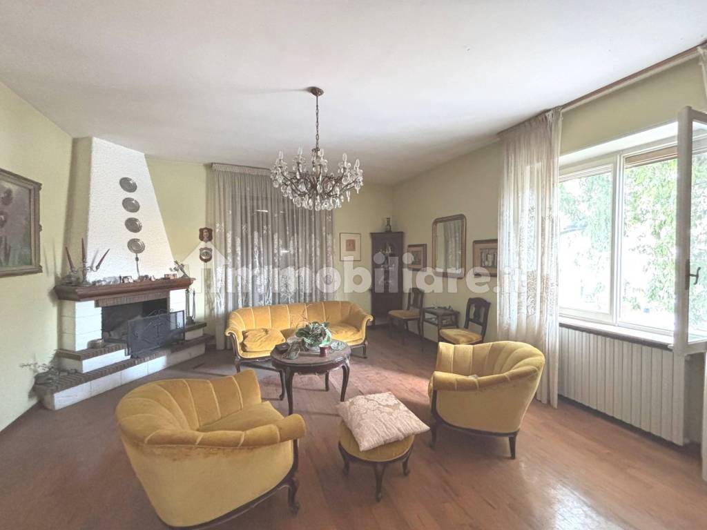 Sale Single family villa in via Roma 1 Busseto. Good condition, parking ...