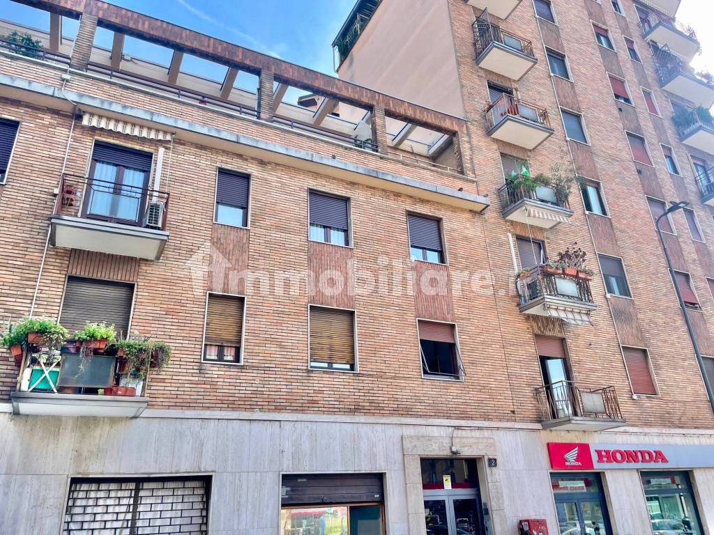 Vendita Appartamento Milano. Trilocale in via Fanfulla da Lodi 2. Buono ...