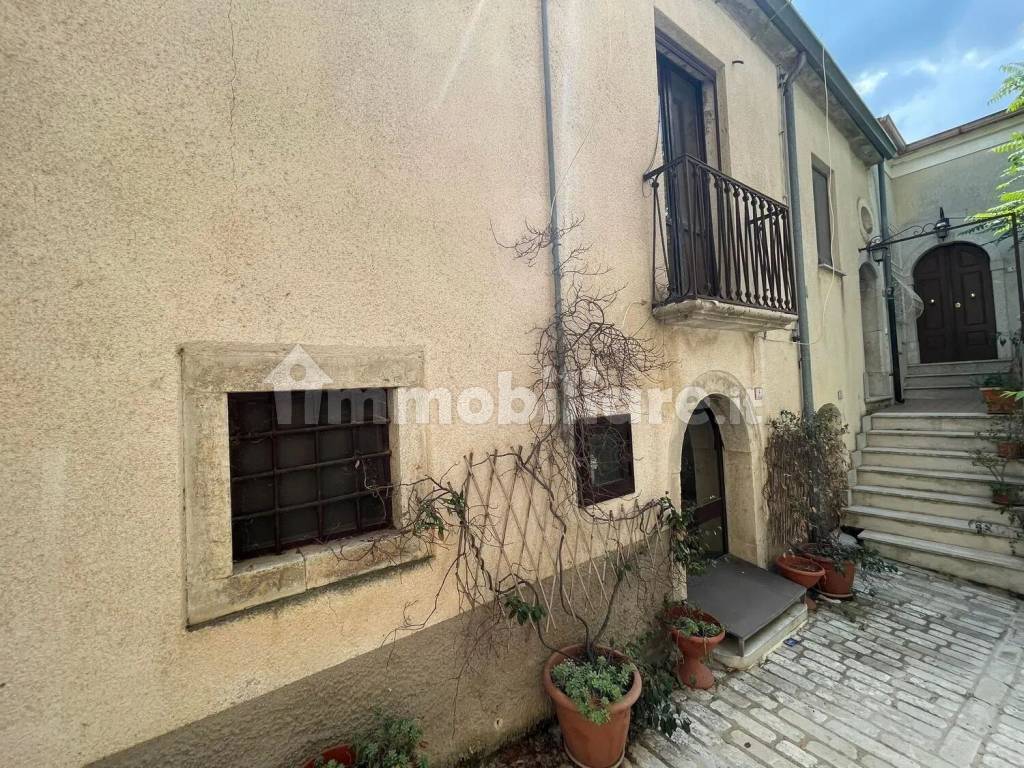 Vendita Villa unifamiliare in vicolo Luigi Amabile San C. Sant'Angelo ...