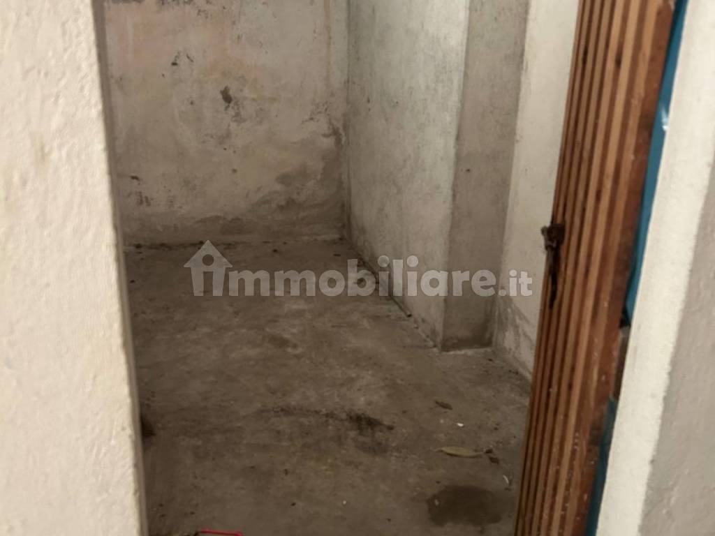 Magazzino - Deposito Strada Chiesanuova 55, Mantova, Rif. 123291655 ...