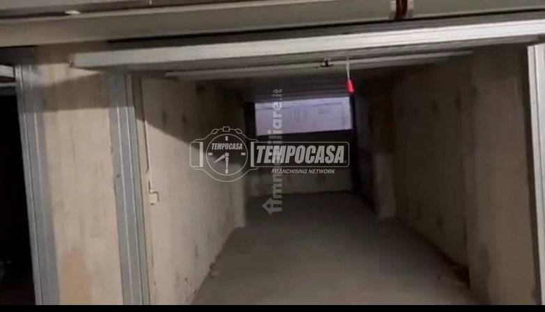Garage - Box largo Don Renato Coccè, Desio, Rif. 123300763 - Immobiliare.it