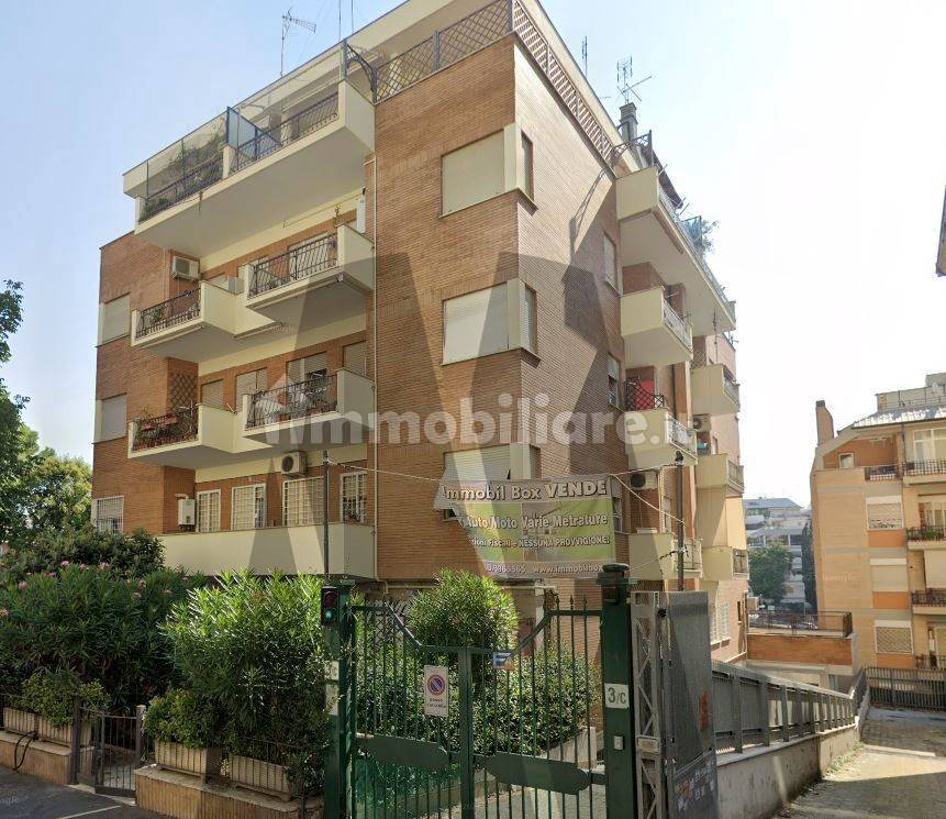 Garage - Box via Marco Besso, Roma, Rif. 123318351 - Immobiliare.it