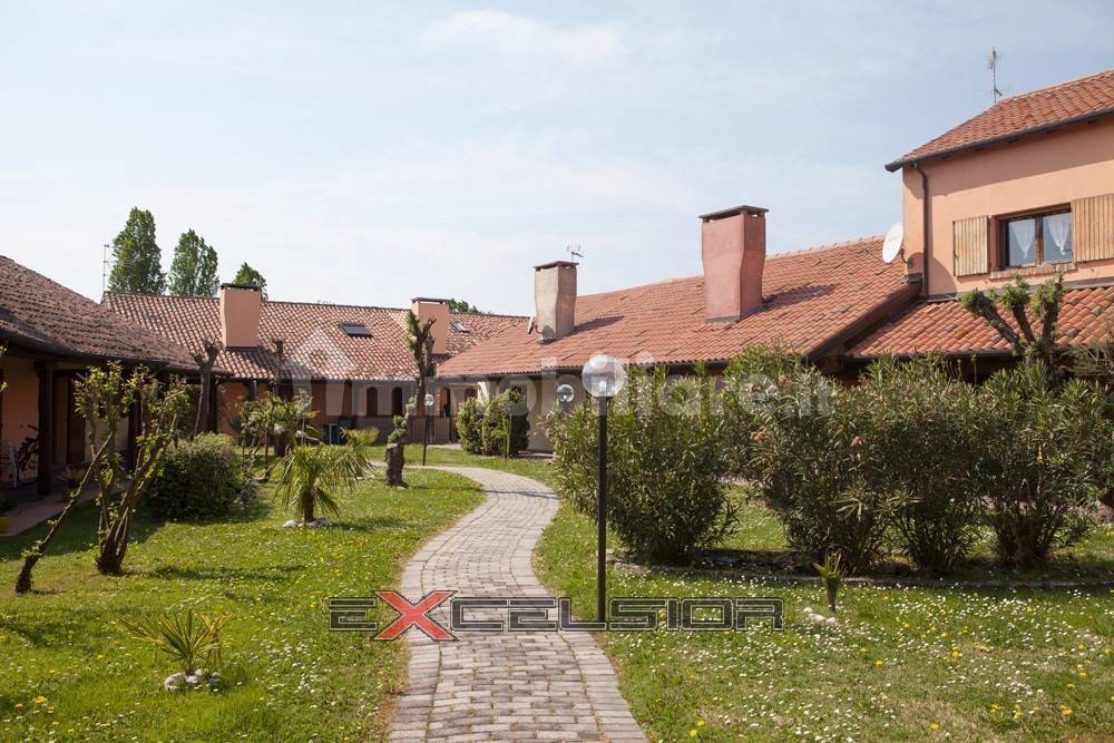 Affitto Appartamento Porto Viro. Monolocale in C.so Risorgimento 160 - Porto Viro. Buono stato ...