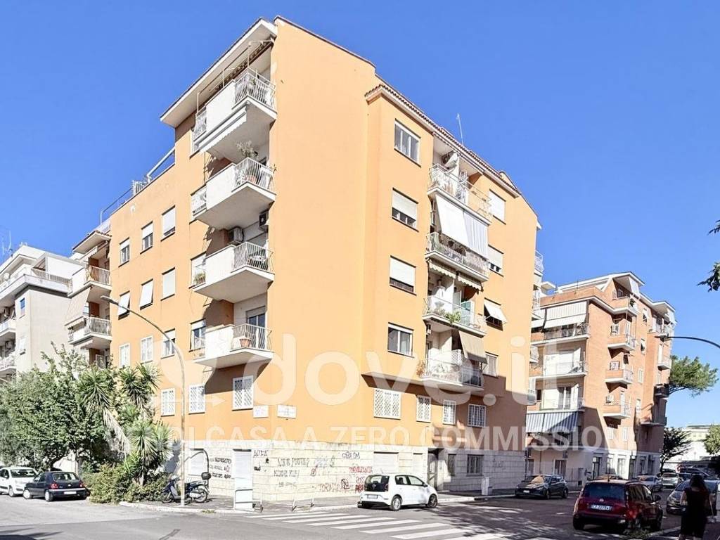Vendita Appartamento Roma. Quadrilocale in via Raffaele Sorbi 16. Buono ...