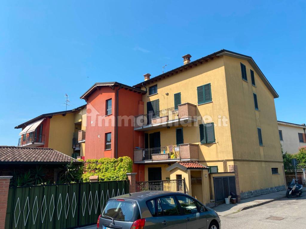 Vendita Appartamento Casalpusterlengo. Trilocale in via Famiglia ...