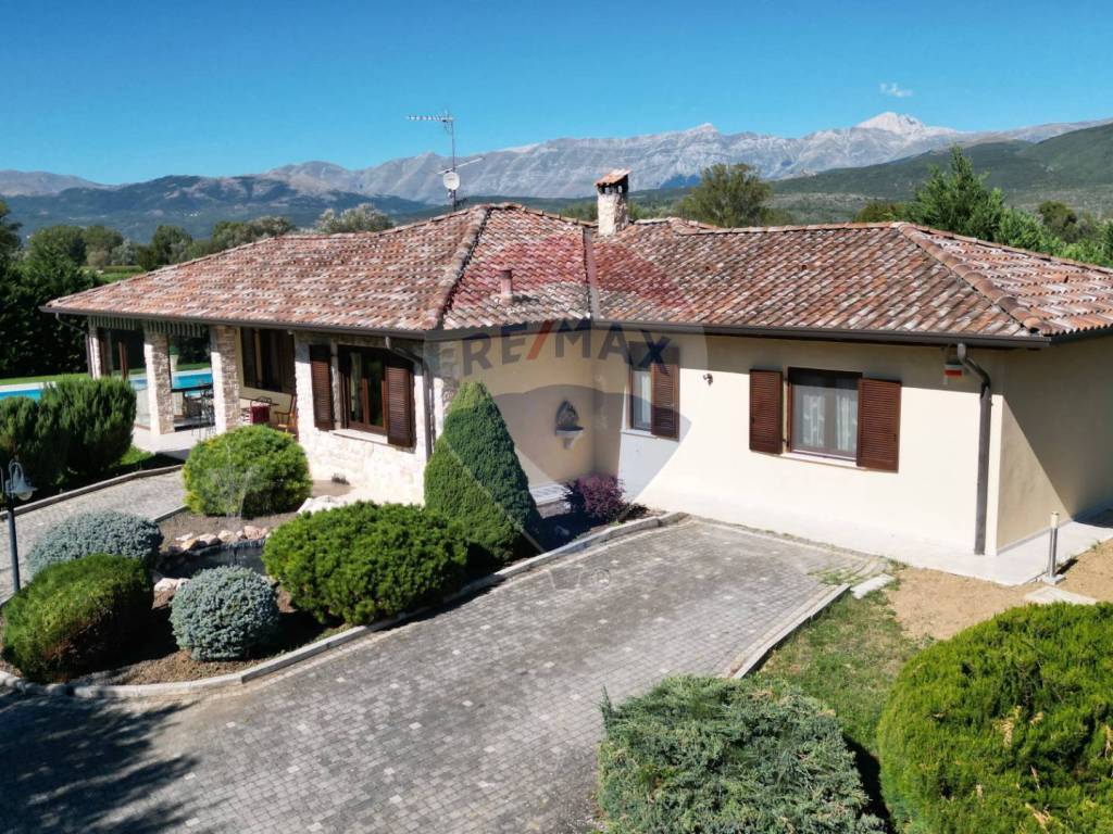 Vendita Villa unifamiliare in via del Ponticello 5 Fossa. Ottimo stato ...