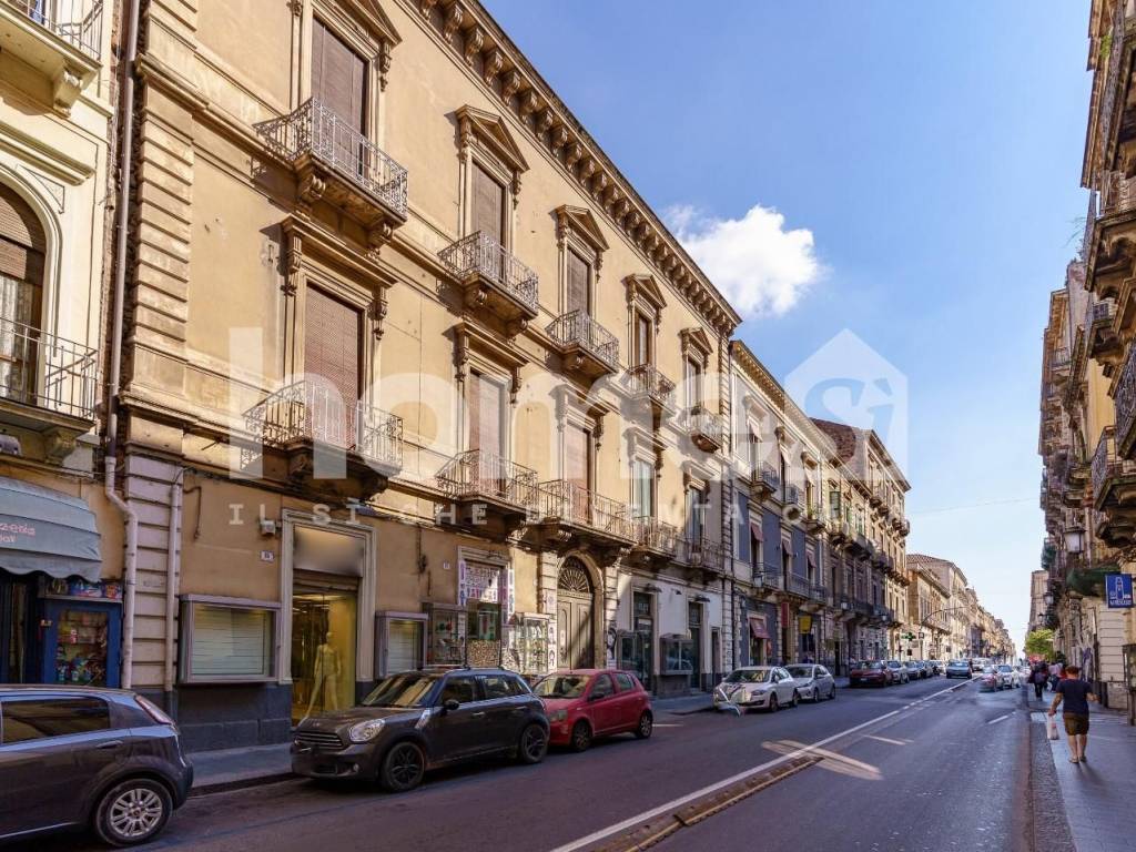 Locale commerciale via Umberto I, 95, Catania, Rif. 123386047 ...