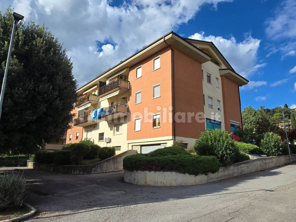 Vendita Appartamento Perugia. Trilocale in Strada Tiberina Nord 142H/1 ...