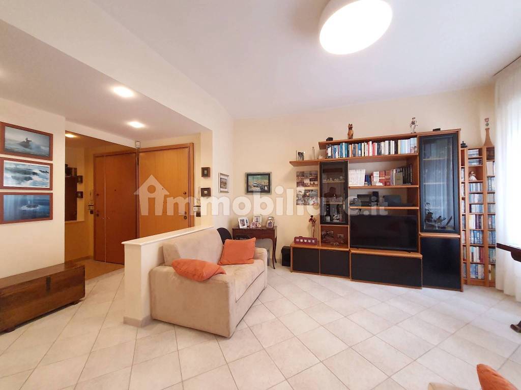 Vendita Appartamento Genova. Trilocale in via Mario Tosa. Ottimo stato ...