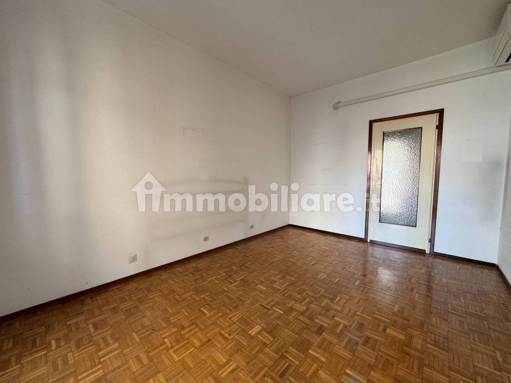 Vendita Appartamento Sesto San Giovanni. Bilocale in via Nazario Sauro ...