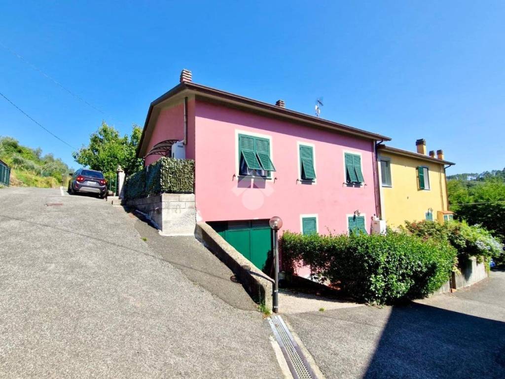 Vendita Appartamento Follo. Monolocale in via Roma 35. Buono stato ...