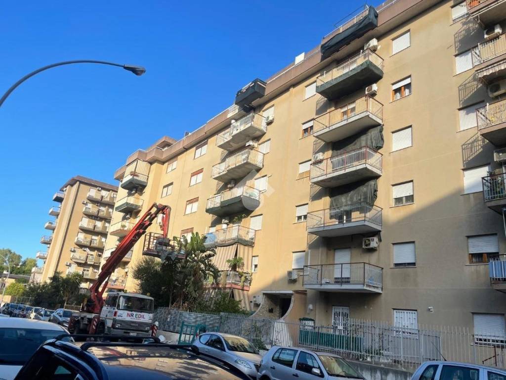 Sale Apartment in via monsignore filippo meli 8. Palermo. Good ...