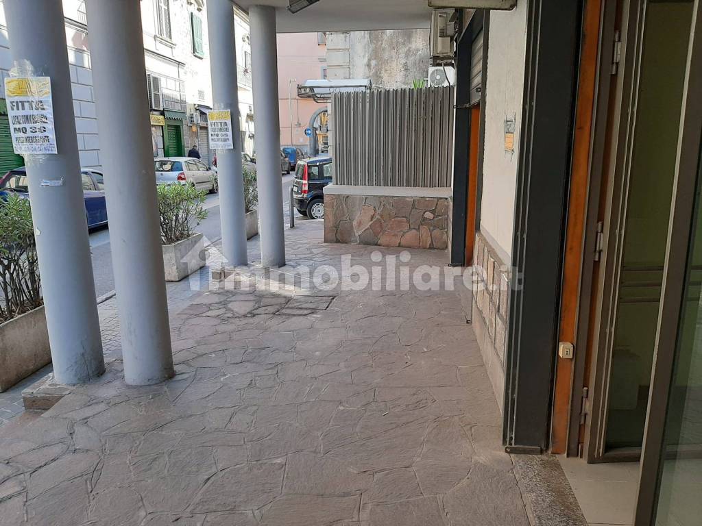 Attività commerciale via Guglielmo Marconi, Giugliano in Campania, Rif ...
