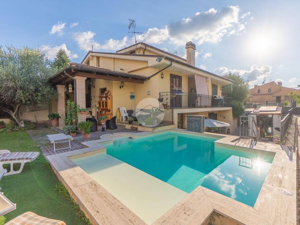 Vendita Villa plurifamiliare in via Massa di San Giuliano 295 Roma ...