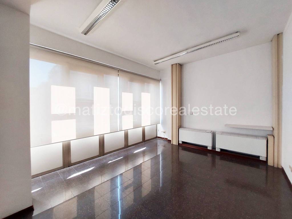 Ufficio - Studio via Cristoforo Colombo, Roma, Rif. 123632113 - Immobiliare.it