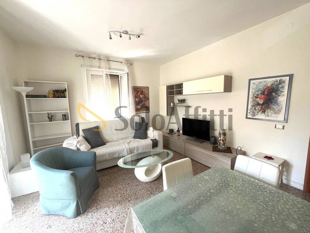 Affitto Appartamento Roma. Trilocale in via delle Rose 59. Ottimo stato ...