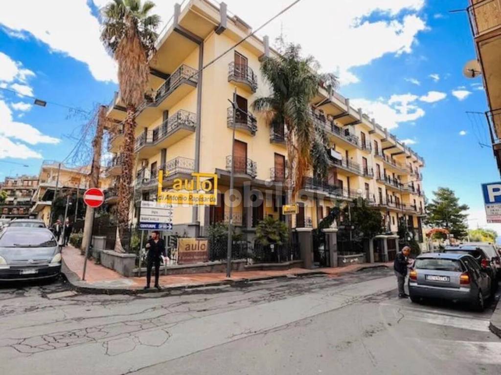 Vendita Appartamento in via Catania No Number. Adrano. Secondo piano ...