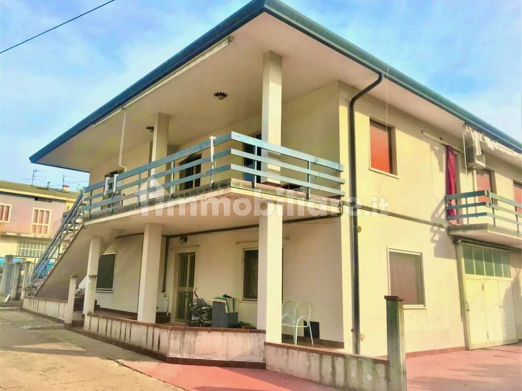 Sale Single family villa Monteforte d'Alpone. With terrace, 400 m², ref ...