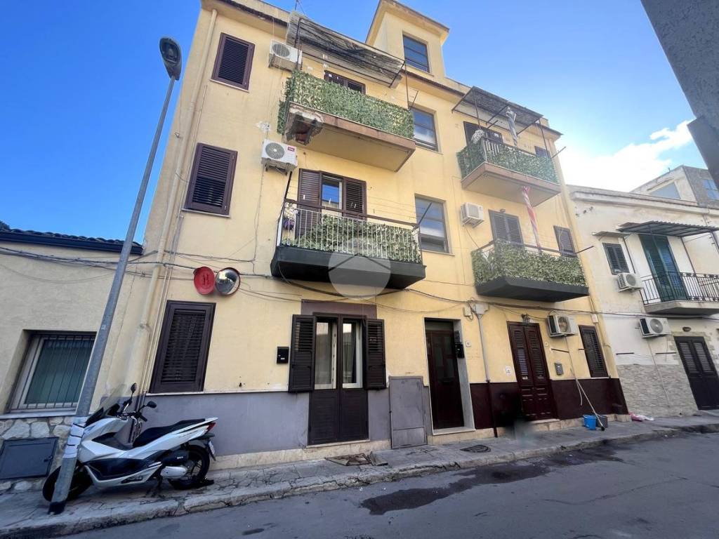 Vendita Appartamento Palermo. Bilocale in via Carlo del Prete 81. Buono ...