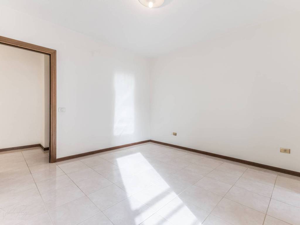 Vendita Appartamento Roma. Trilocale in via dell'Orsa Minore. Buono ...