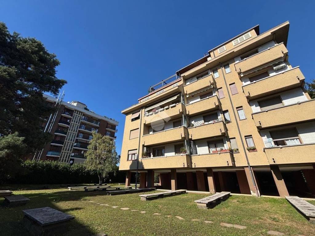 Vendita Appartamento Giussano. Quadrilocale in via Cavera 25. Buono ...