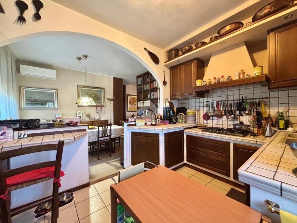 Vendita Appartamento Giussano. Quadrilocale in via Cavera 25. Buono ...