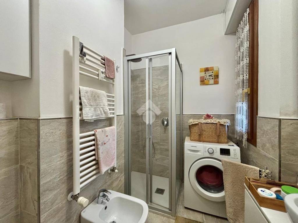 Vendita Appartamento Giussano. Quadrilocale in via Cavera 25. Buono ...
