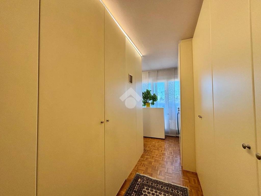 Vendita Appartamento Giussano. Quadrilocale in via Cavera 25. Buono ...